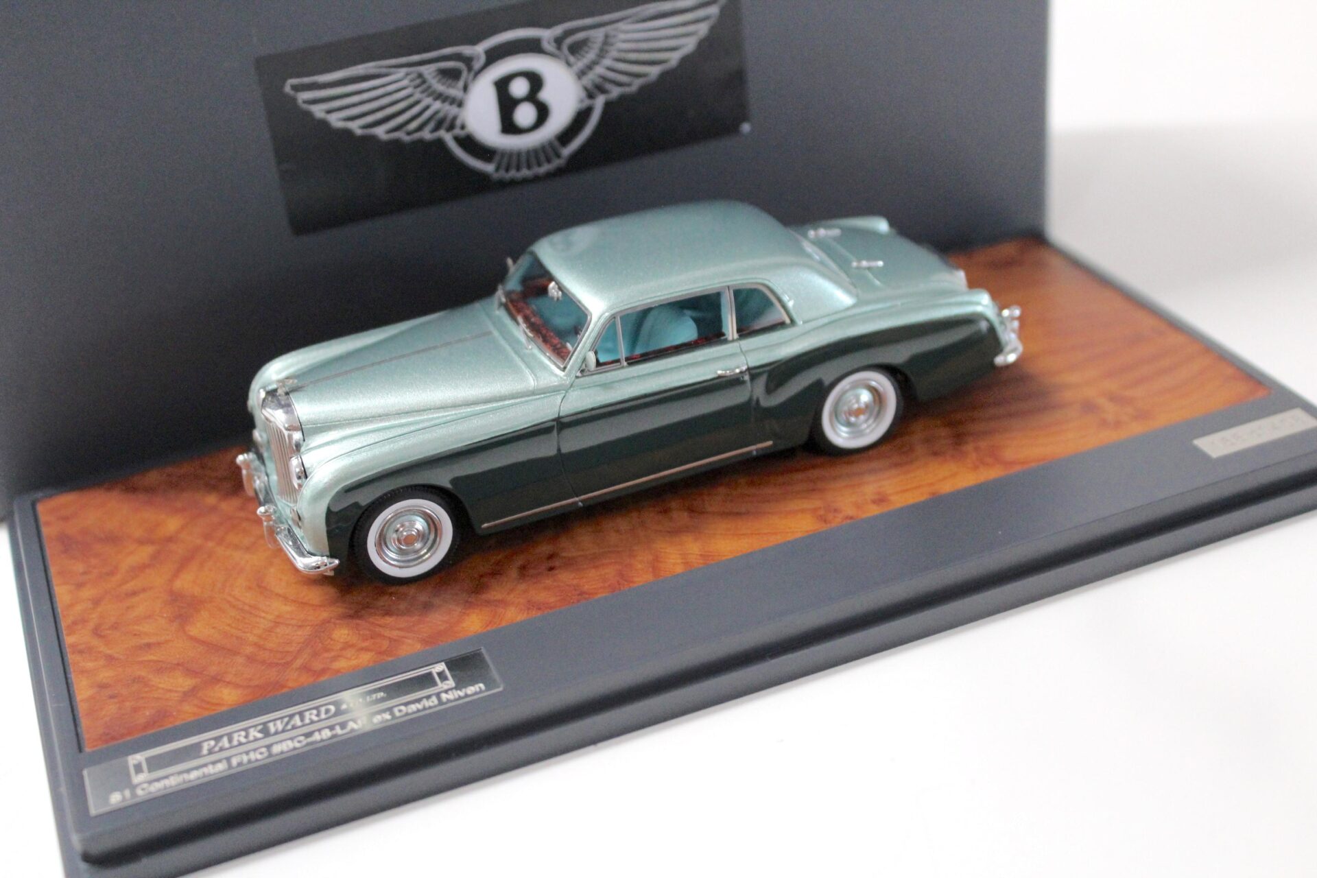 1:43 Matrix Bentley S1 Continental Park Ward green David Niven 1956 ...