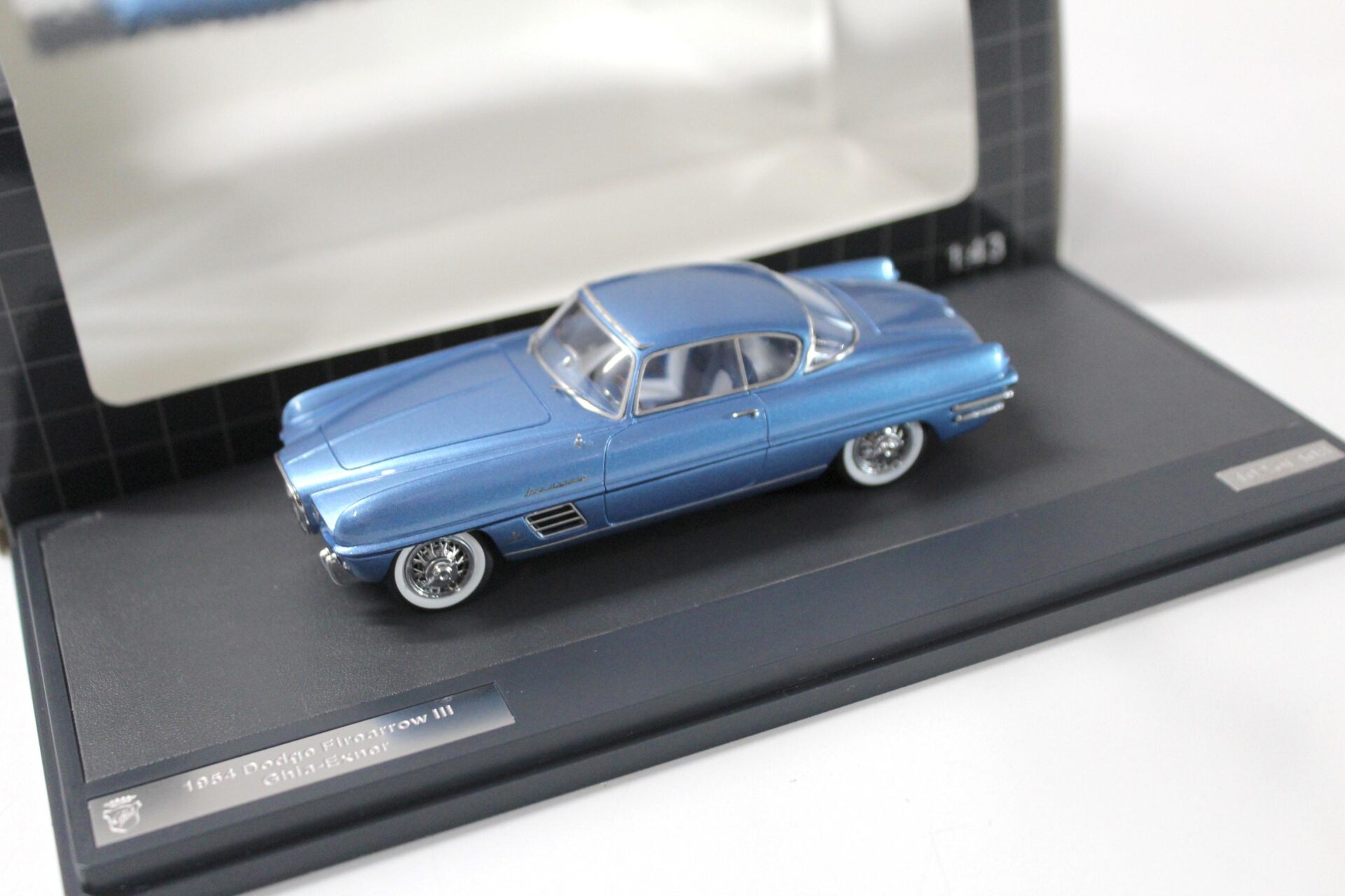 1:43 Matrix 1954 Dodge Firearrow III Ghia-Exner blue metallic - Premium ...