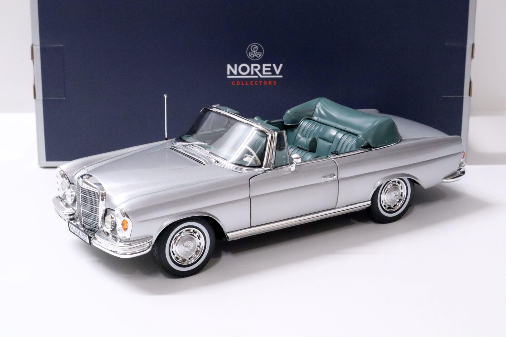 1:18 Norev Mercedes 280 SE Cabriolet 1969 silver metallic/ green Top ...