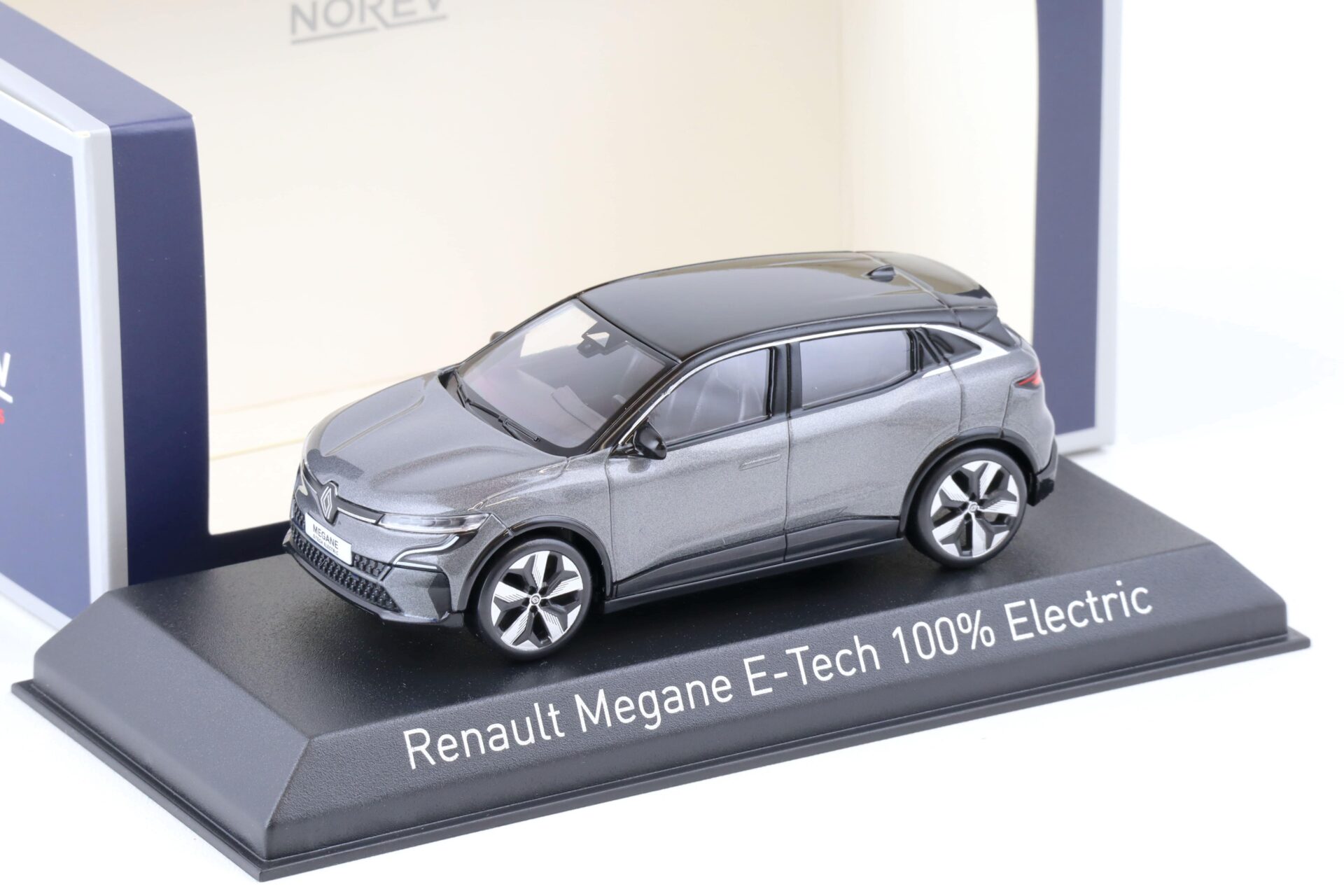 1:43 Norev Renault Megane E-TECH 100% Electric 2022 Schiste grey/ black ...