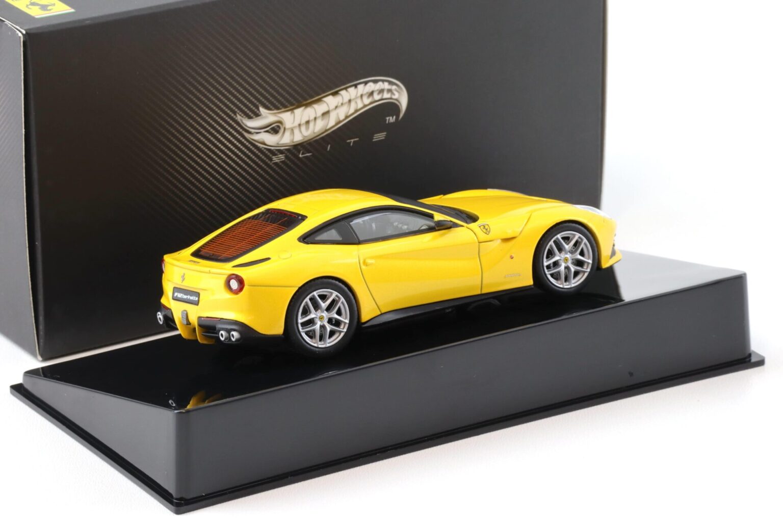 1:43 Hot Wheels Elite Ferrari F12 Berlinetta Coupe yellow – Premium ...