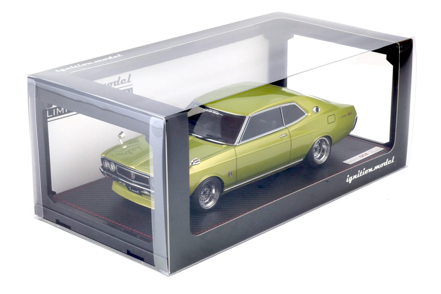 1:18 Ignition Model IG3011 Nissan Laurel 2000SGX (C130) green metallic + engine – Premium-Modelcars