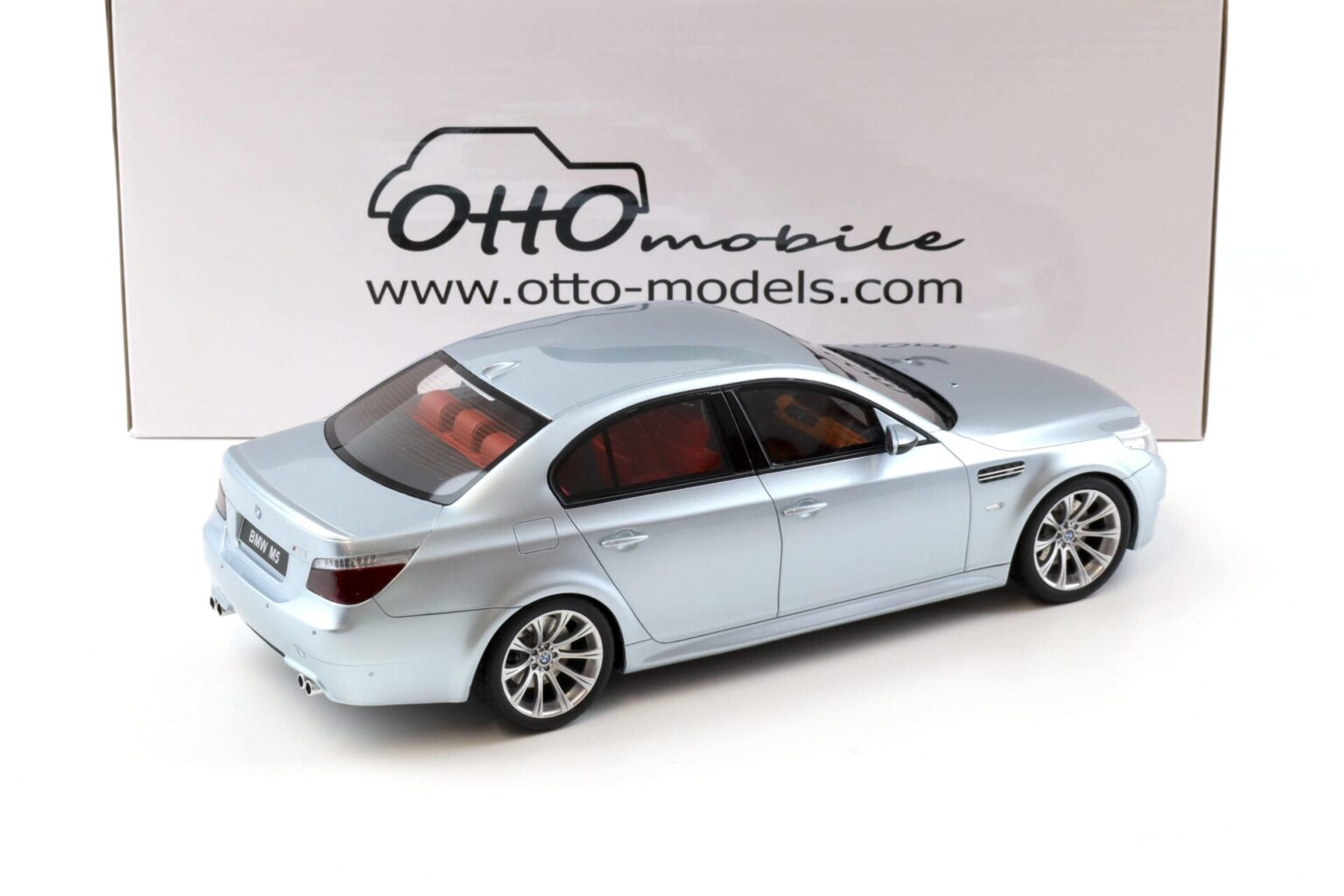 1:18 OTTO mobile OT426 BMW M5 (E60) Phase 2 Limousine 2008 silver ...
