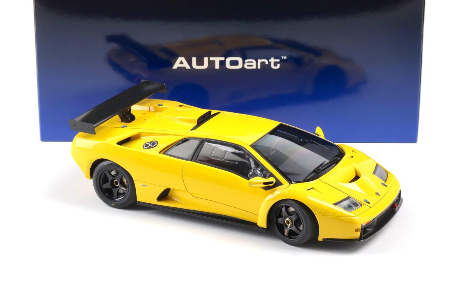 1:18 AUTOart Lamborghini Diablo GT-R Coupe 1999 Superfly yellow 79138 ...