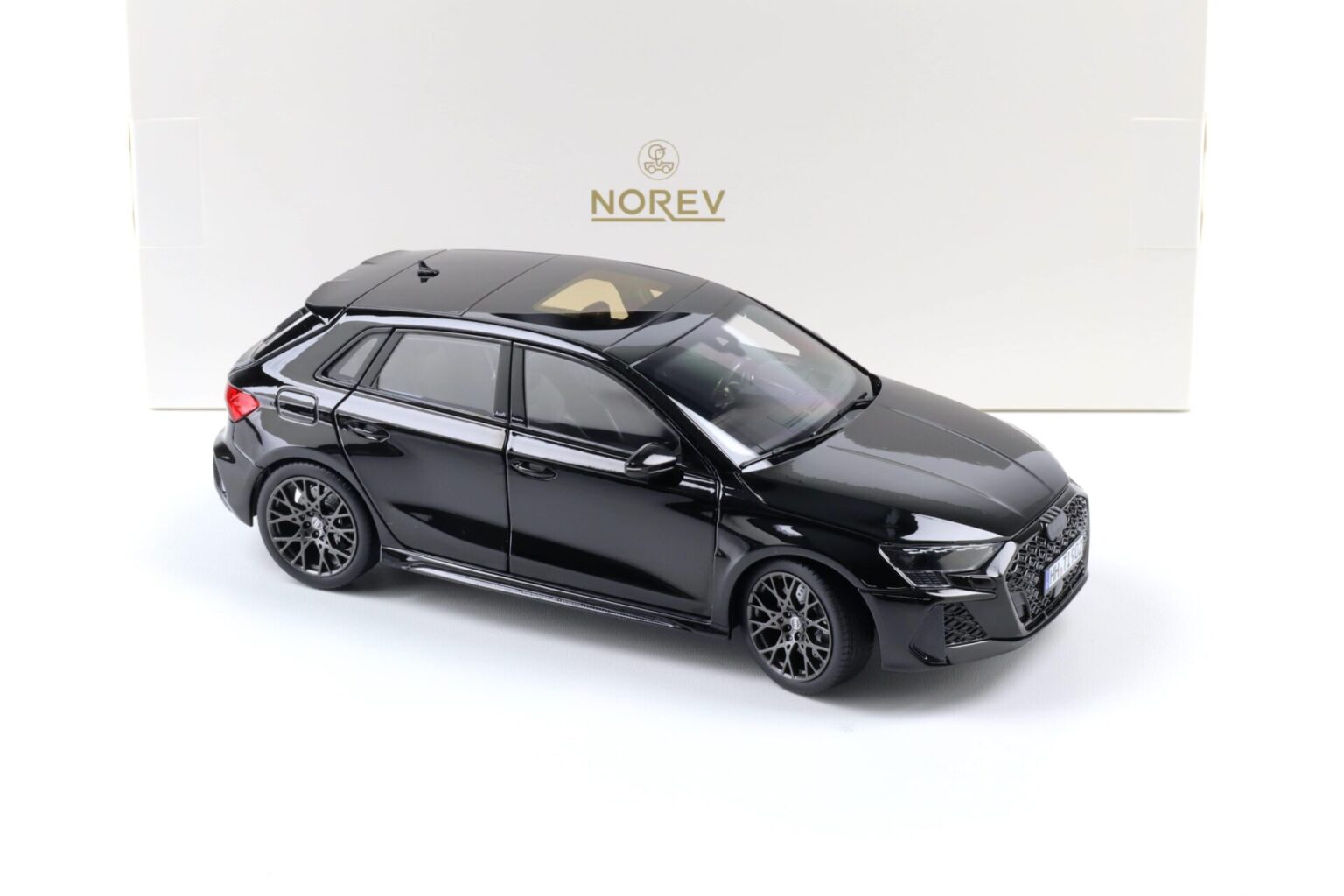 1:18 Norev Audi RS3 Sportback 2025 Myth black metallic 188388 – Premium ...