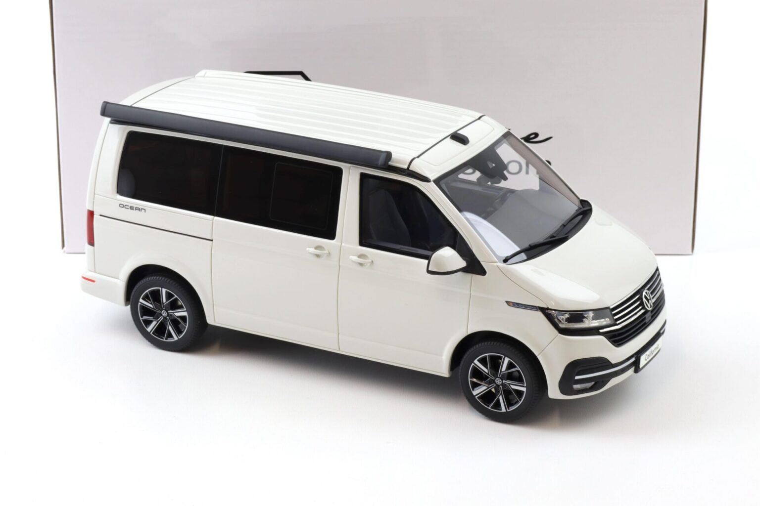 1:18 OTTO mobile OT488 VW T6.1 California Ocean Candy white 2021 ...
