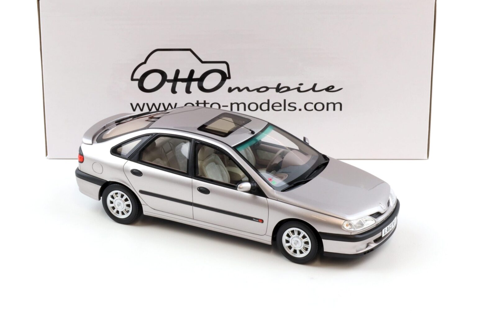 1:18 OTTO mobile OT1185 Renault Laguna V6 3.0 Baccara gris opale silver ...