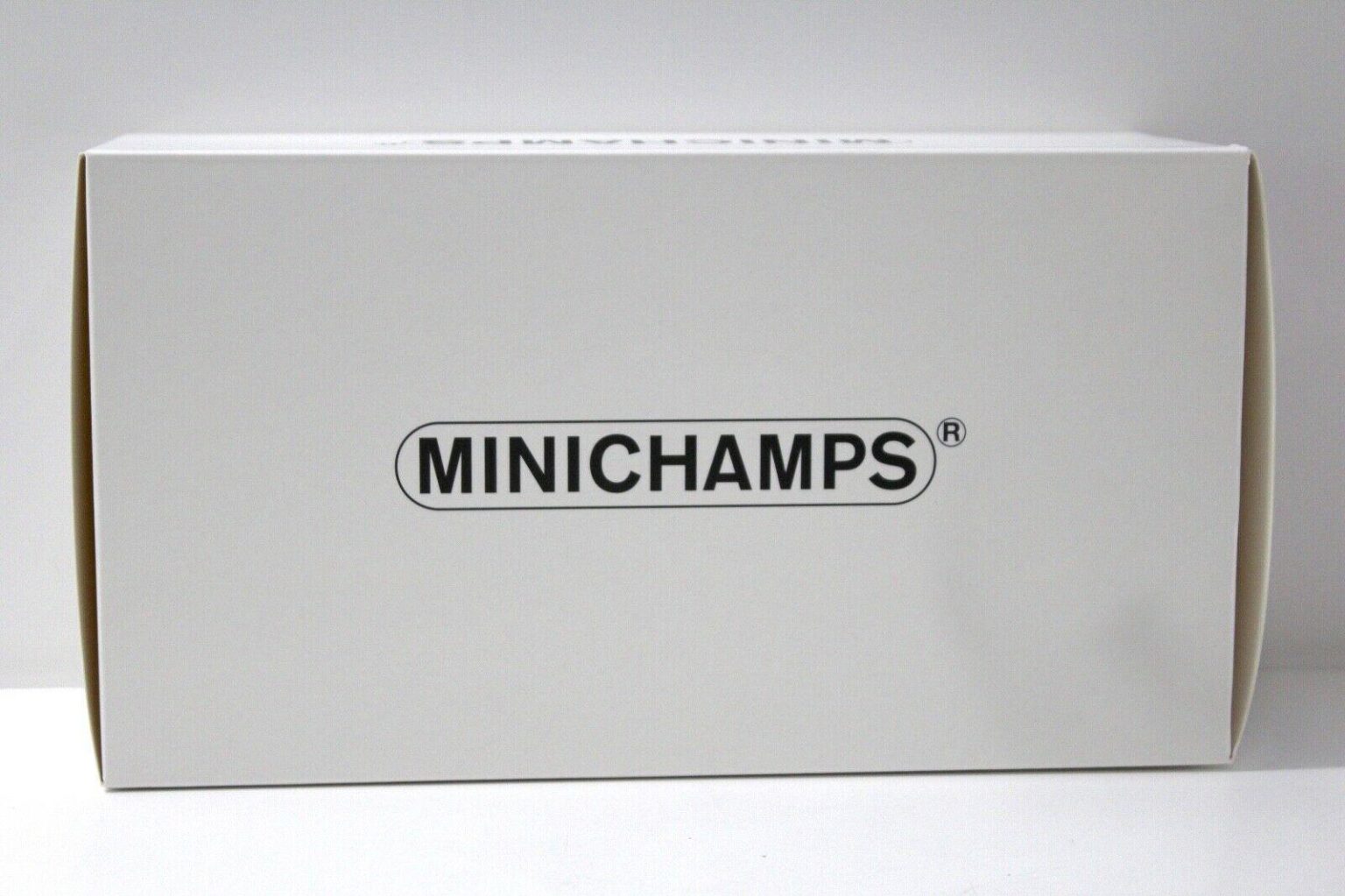1:18 Minichamps VW Käfer 1200 Convertible 1949 black – Premium-Modelcars