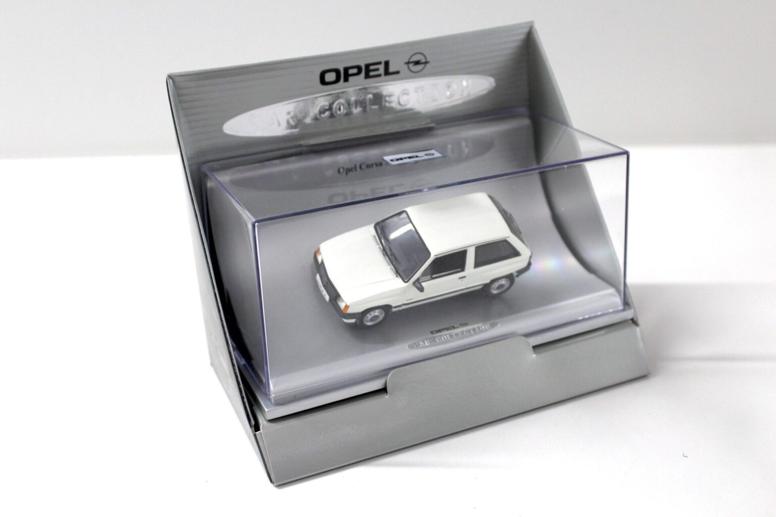 1:43 Schuco Opel Corsa A 1982-1993 white Car Collection DEALER VERSION ...