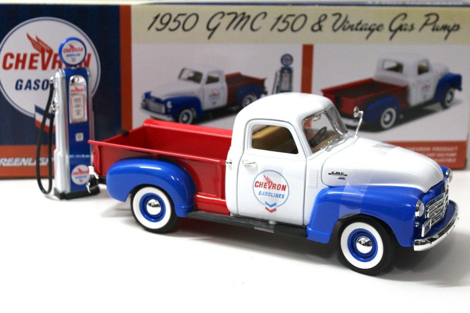 1:18 Greenlight GMC 150 Pick-UP *CHEVRON* + Gas Pump – Premium-Modelcars
