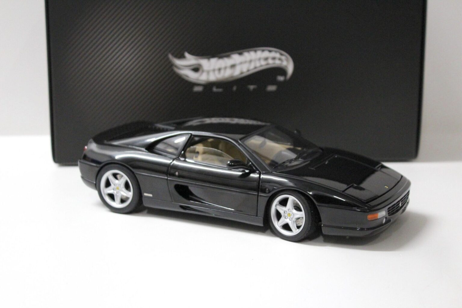 1:18 Hot Wheels Elite Ferrari F355 Berlinetta Coupe black – Premium ...