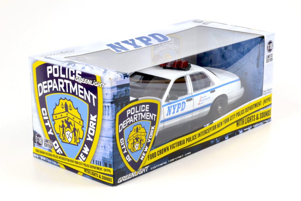 1:18 Greenlight Ford Crown Victoria Police Intercopter NYPD New York ...