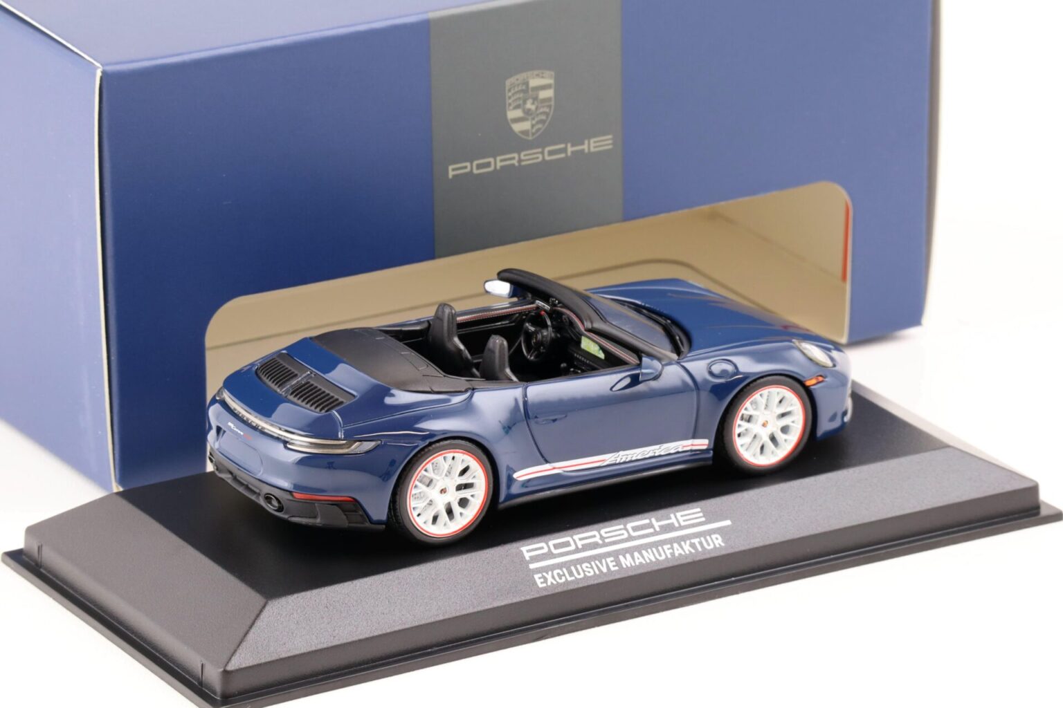 1:43 Minichamps Porsche 911 (992) Carrera GTS Cabriolet America Edition ...