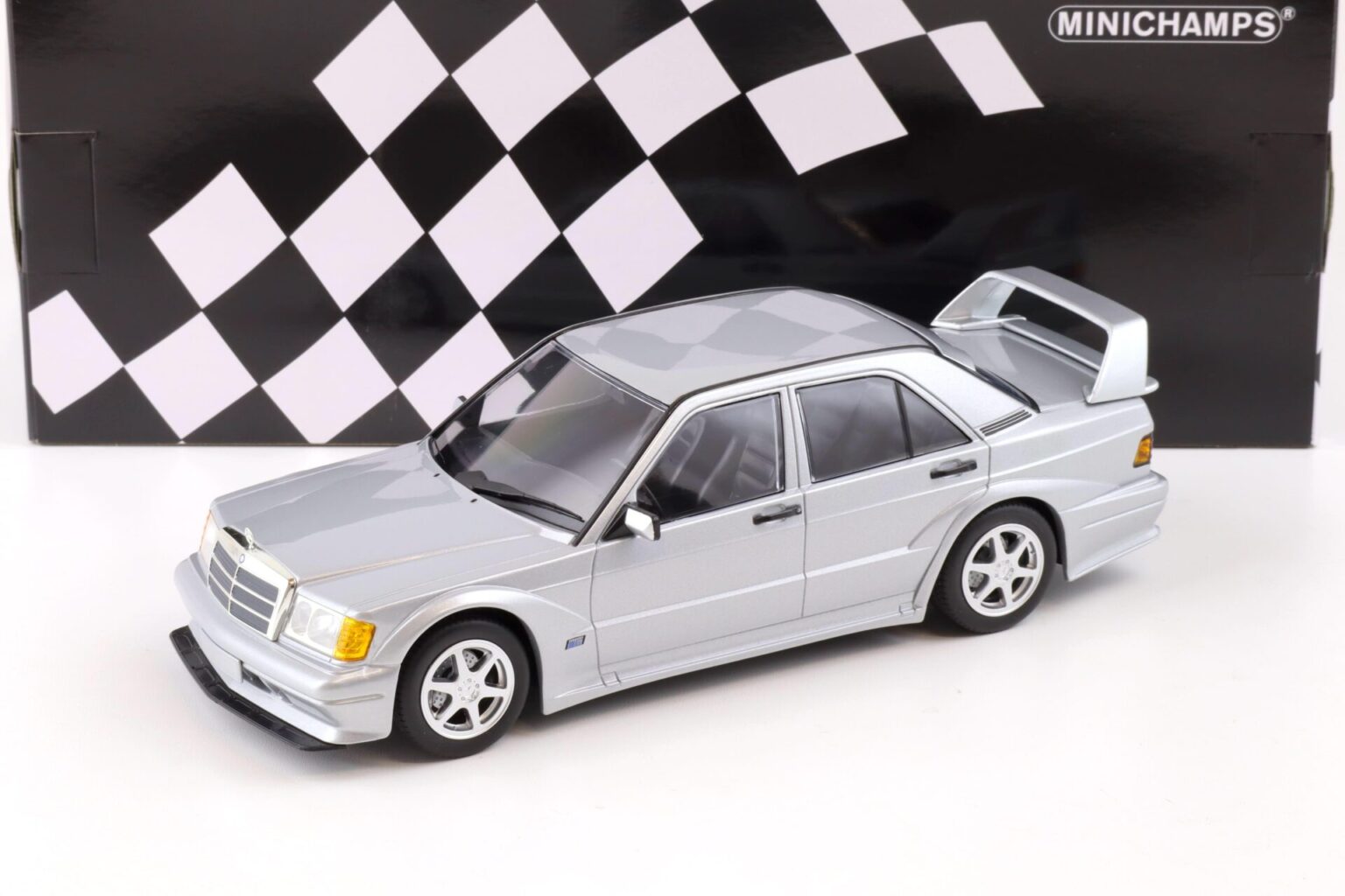 1:18 Minichamps Mercedes 190E 2.5-16 EVO 2 silver metallic 1990 ...