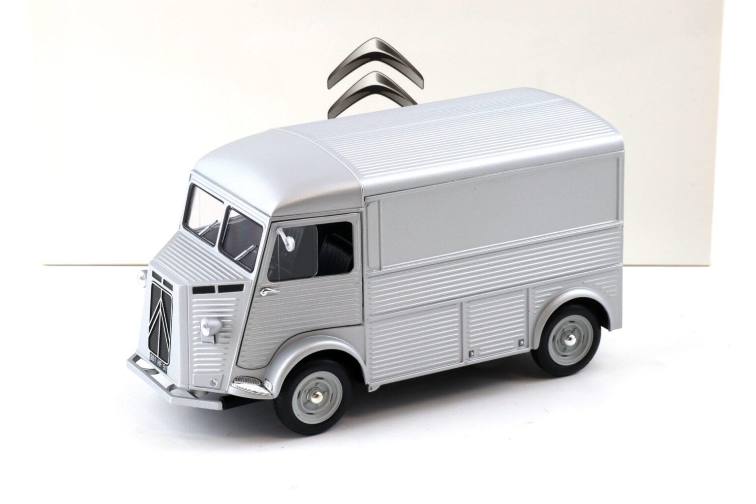 1:21 / 1:18 Norev Citroen Type H 1952 Silver Citroen Origins Dealer ...