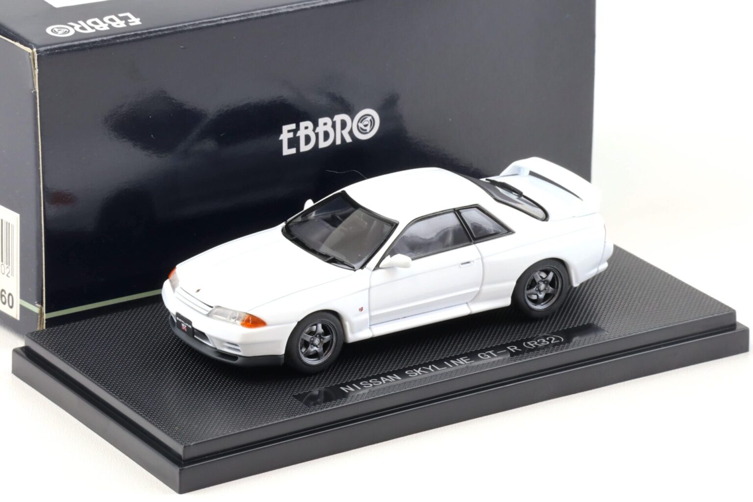 1:43 Ebbro Nissan Skyline GT-R R32 Coupe white 1989 – Premium-Modelcars