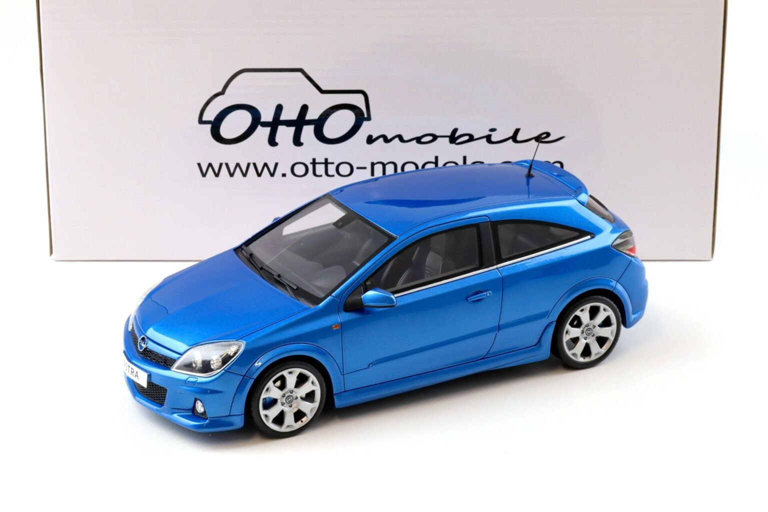 1:18 OTTO mobile OT473 Opel Astra (H) OPC Arden blue metallic 2006 ...